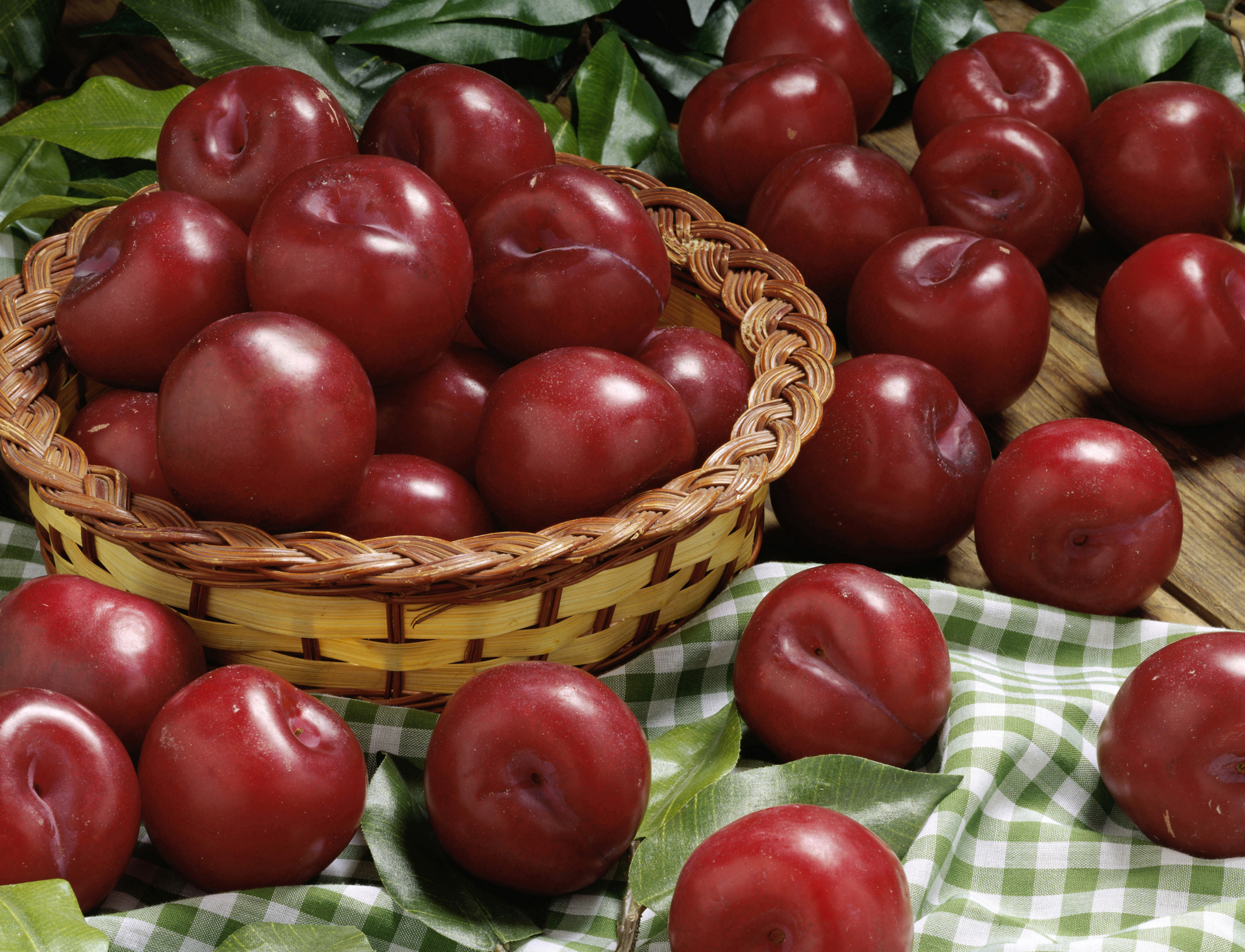 Natural Fructose Vs. Artificial Fructose | Healthfully